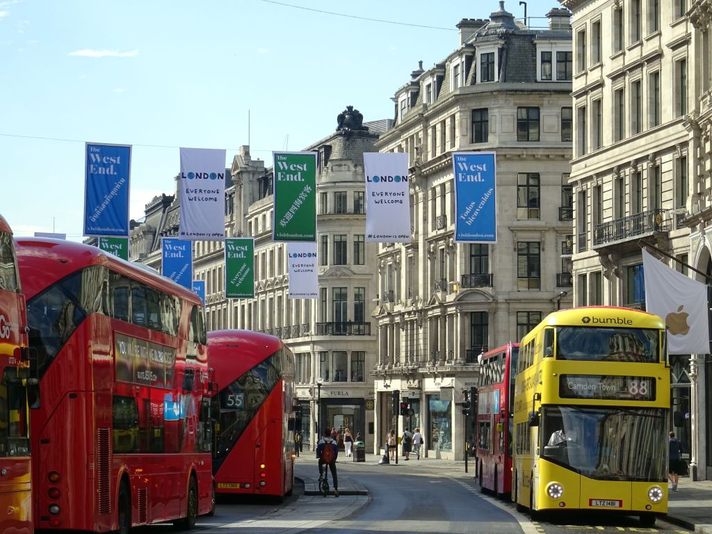 Your Guide to Signage and Banners for Your Building